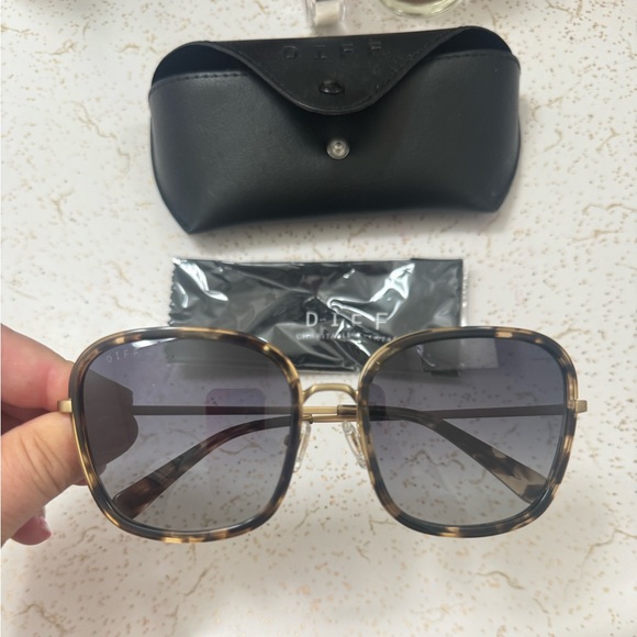 Diff Eyewear | Accessories | Brand New Never Worn Genevieve Diff ...